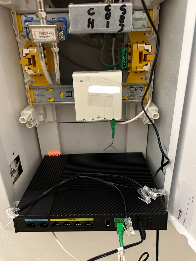 Résolu : Livebox 5 fibre prise murale rj45 - Communauté Orange
